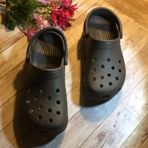 CROCS | Shoes | Crocs M7 W9 Brown | Poshmark